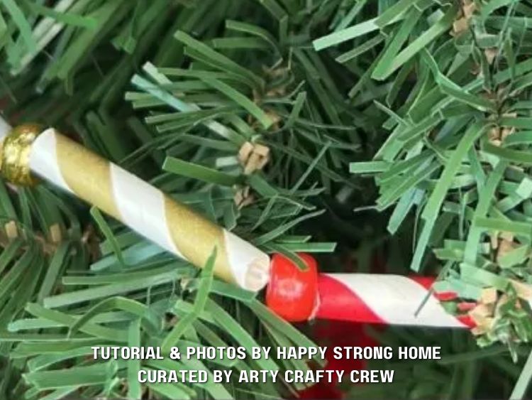 Get Festive With These 10 Holiday Straw Garlands - Arty Crafty Crew
