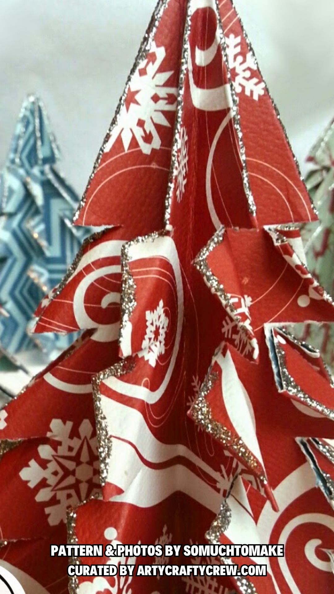 13 Christmas Origami Tutorials Even Kids Can Craft - Arty Crafty Crew
